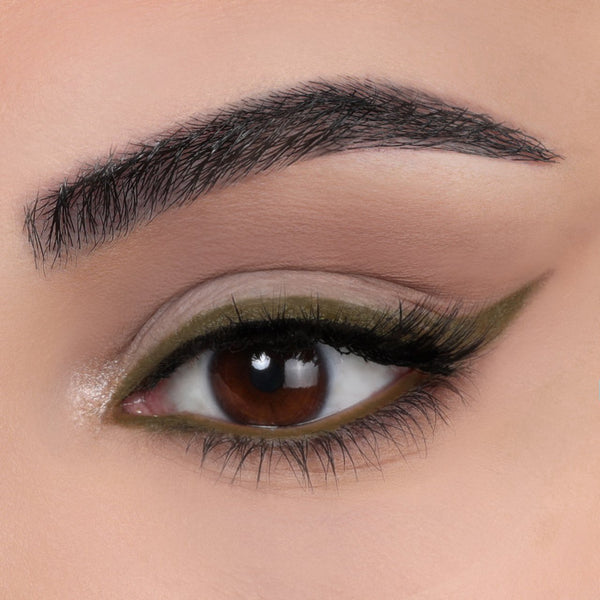 AUTOMATIC EYELINER RESTING RICH FACE – kcosmetics